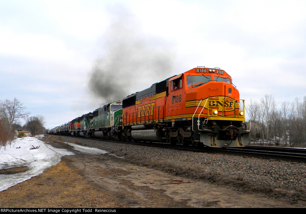 BNSF 8186